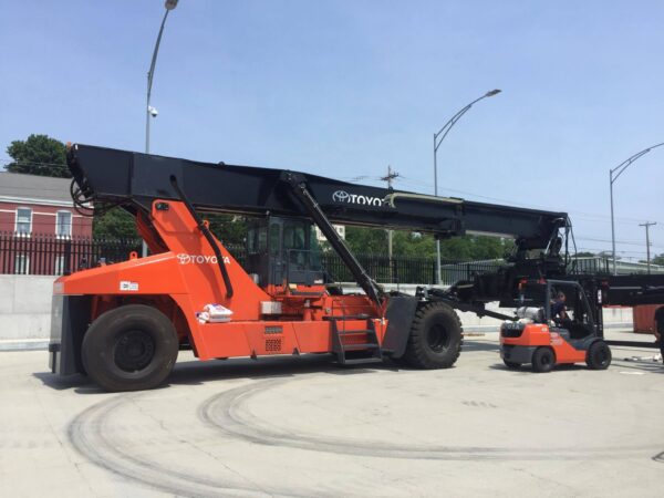 "MONSTER" Toyota THD Container Handler - WD Matthews