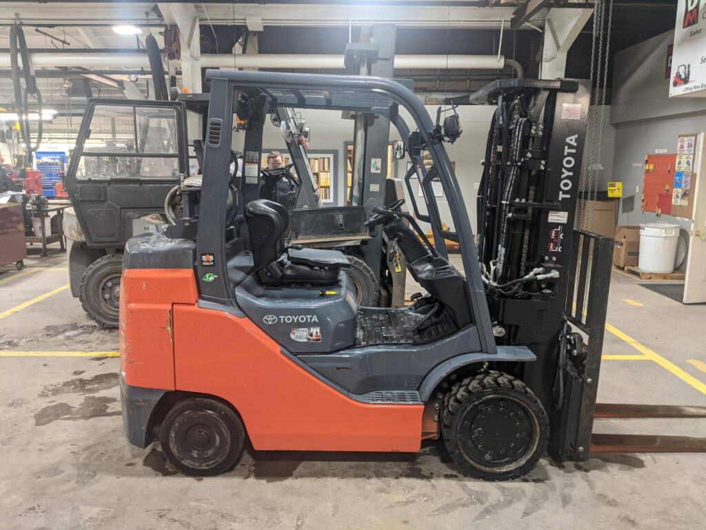 2015 Toyota 8FGC35U Used Forklift For Sale in NH, MA & ME - WD Matthews